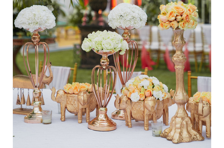 August Elegance: Mesmerizing Table Centerpiece Ideas for Your Summer ...